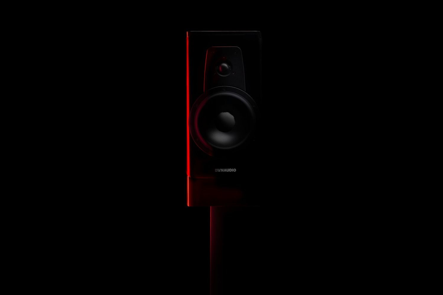Dynaudio Contour 20 powraca w czarnym wykończeniu